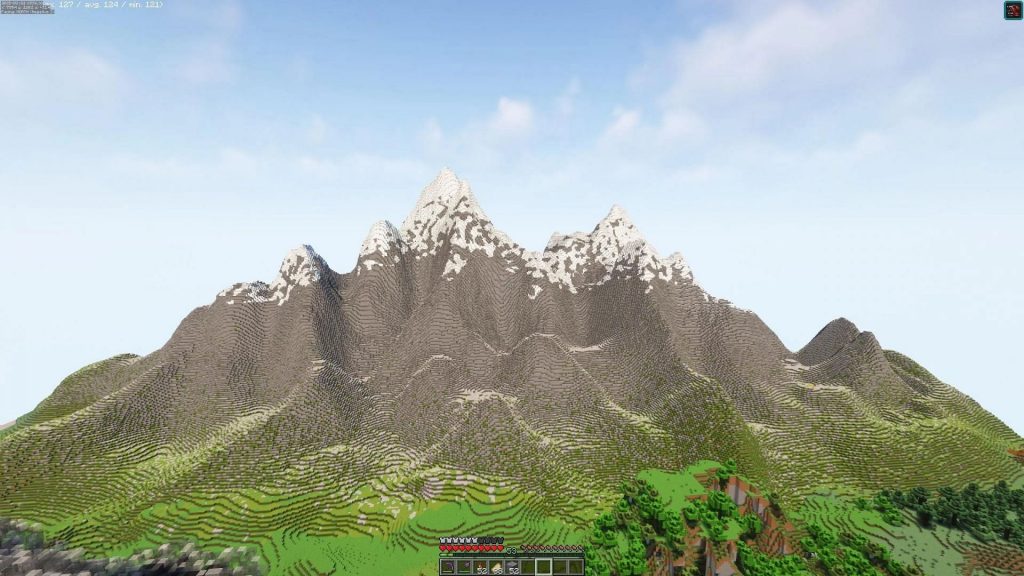 El participante de Minecraft construye una montaña considerable varía ...