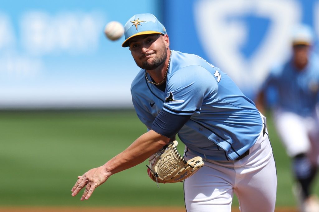 Shane McClanahan de Rays se retiró del juego con aparente dolor del ...
