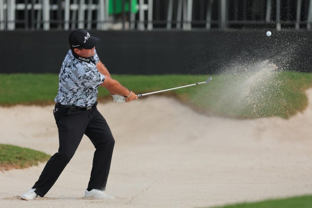 Patrick Reed por dos en Liv Golf Miami – СineDigital Sport